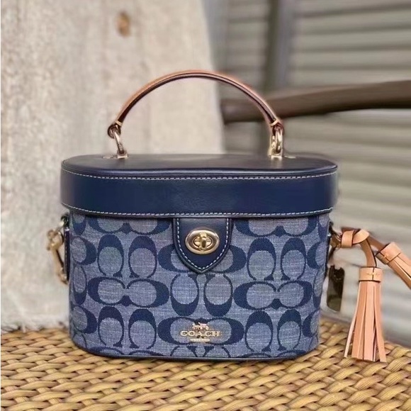 Coach | Bags | Coach Kay Crossbody In Signature Chambray | Poshmark
